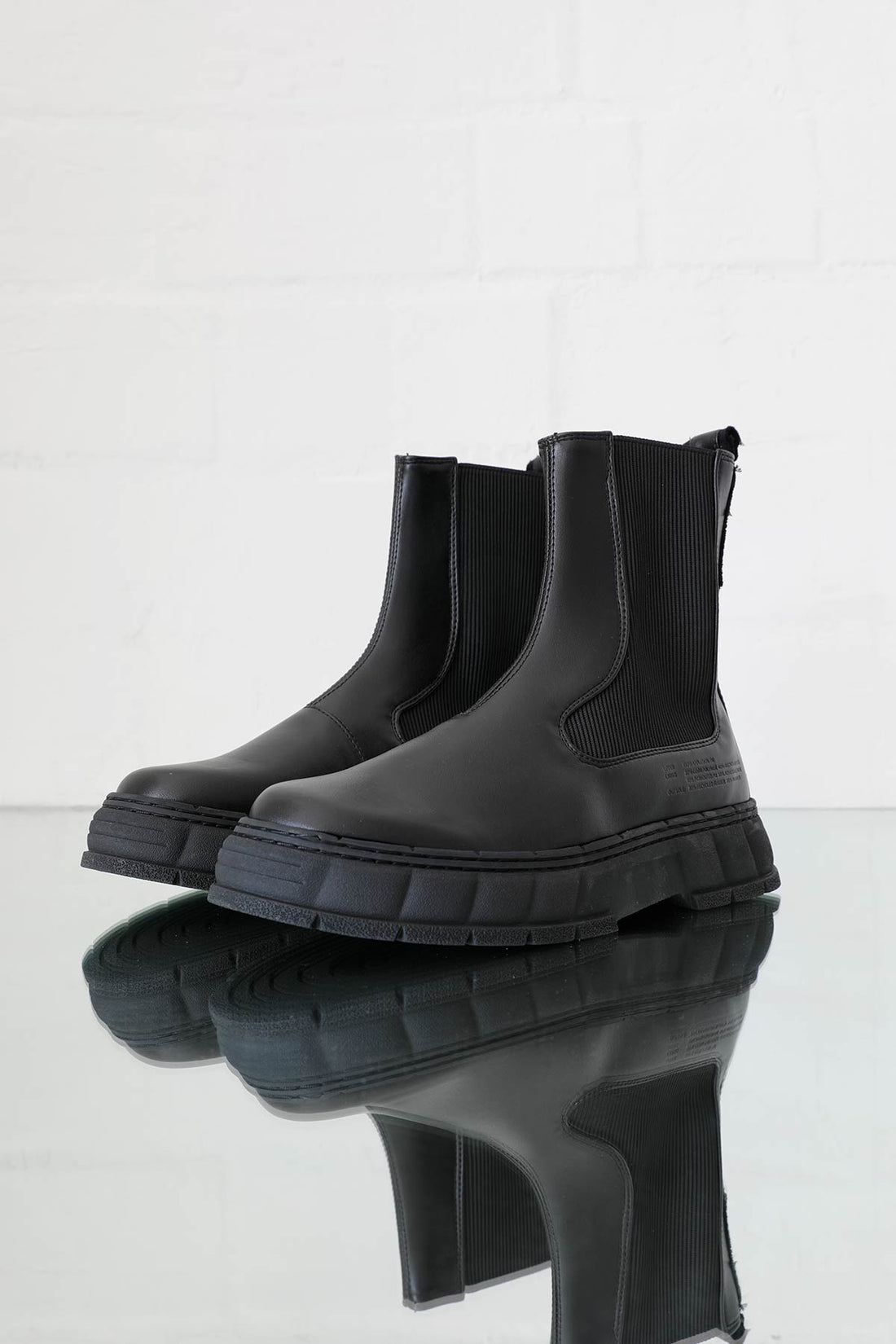 Viròn 1997 Black Apple Boot | wasted hour concept store – wasted hour ...